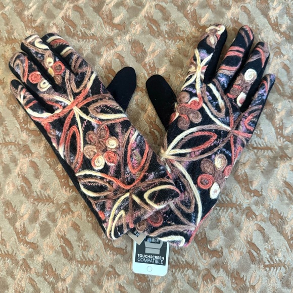 Coco + Carmen | Accessories | Nwt Coco Carmen Embroidered Gloves ...